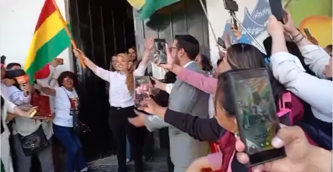 Cuatro años y ocho meses tras las rejas: Jeanine Áñez se debatió entre ...